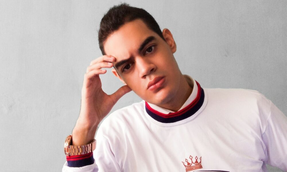 Check Out Alejandro Hidalgo’s Story - Voyage MIA Magazine | Miami City ...