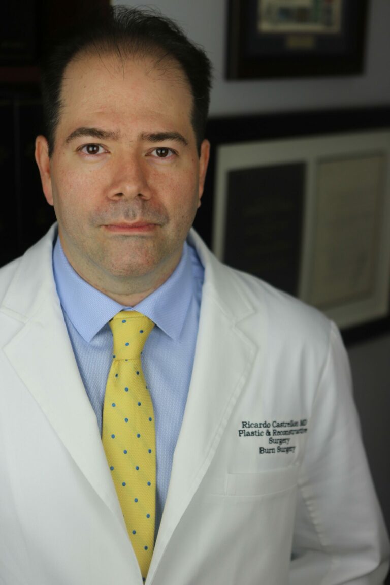Community Highlights: Meet Dr. Ricardo Castrellon of Mosa Surgery ...