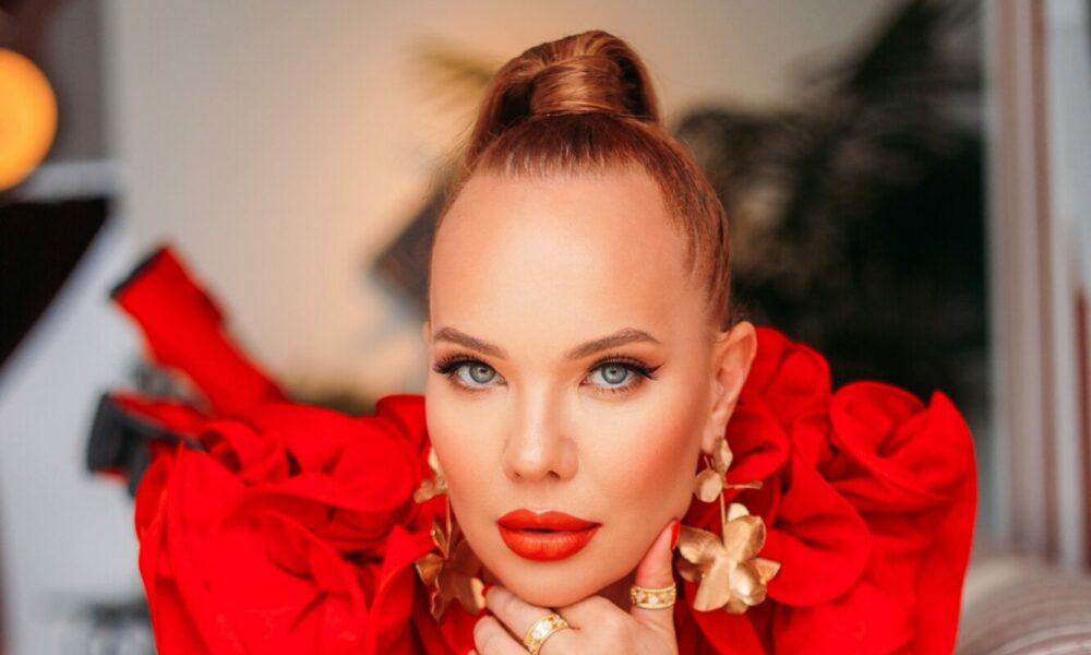 Rising Stars: Meet Anna Estrin - Voyage MIA Magazine | Miami City Guide