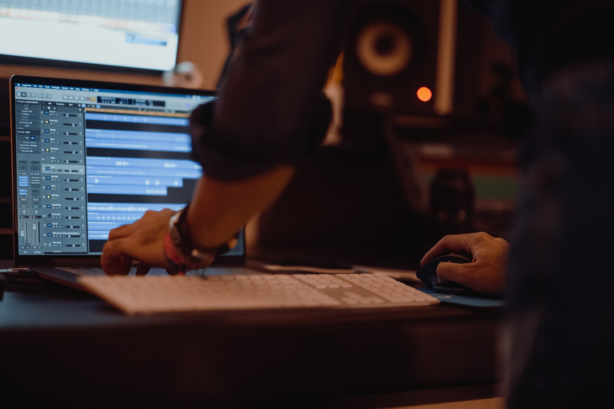 Daily Inspiration: Meet Luca "Skyline" Bandinelli - Voyage MIA Magazine ...