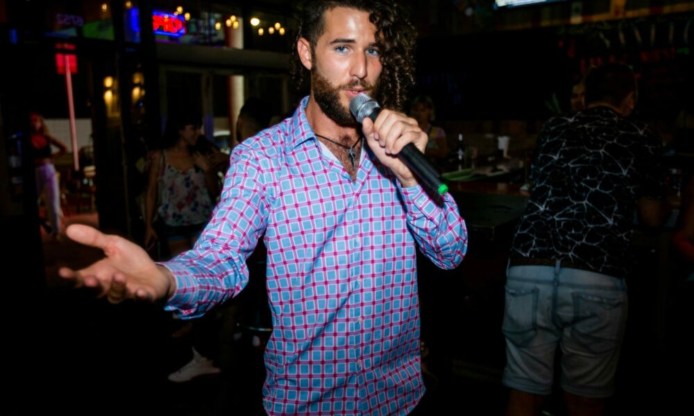 Daily Inspiration: Meet Victor Luis Spectacles - Voyage MIA Magazine | Miami City Guide