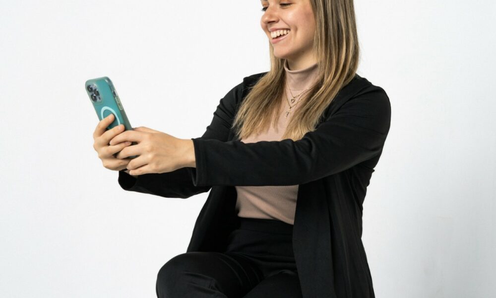 Check Out Stephanie Manzo’s Story - Voyage MIA Magazine | Miami City Guide