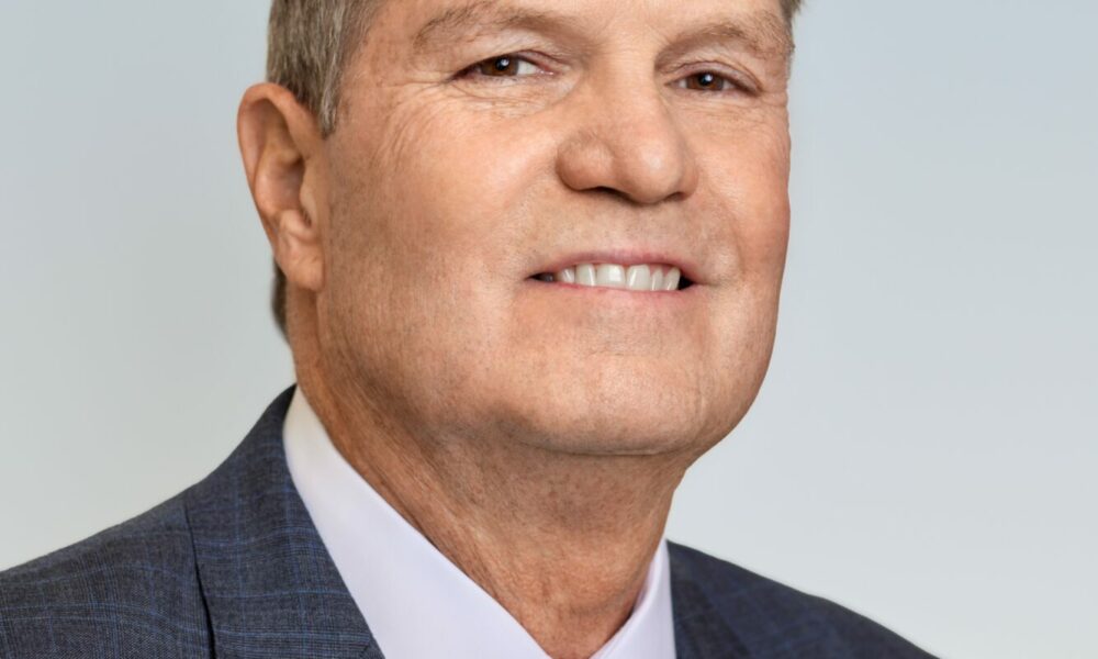 Meet Lloyd DeVaux of South Florida - Voyage MIA Magazine | Miami City Guide